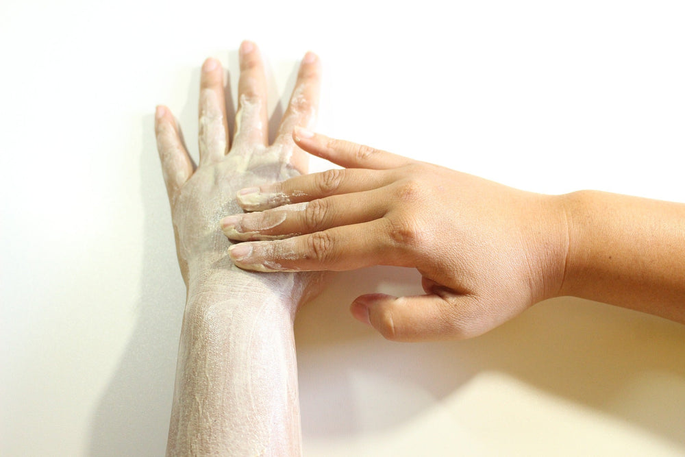 Qu'est-ce qu'un trou dans la peau ? Causes, symptômes et traitement